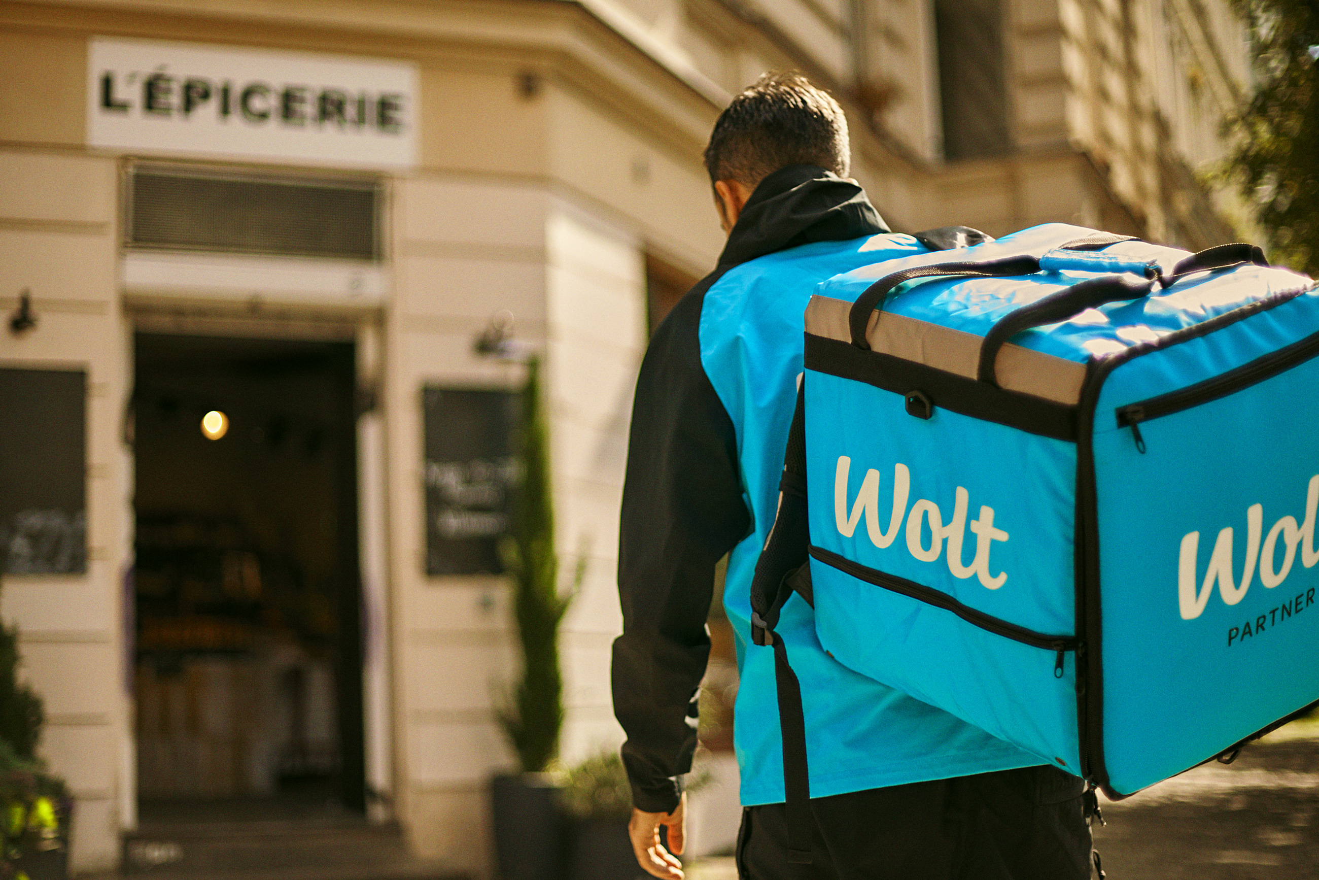 Wolt bringt die lokale Vielfalt und bekannte Marken direkt nach Hause | Wolt Newsroom